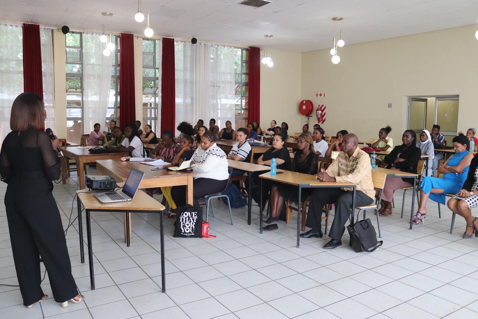 International Training College - Lingua